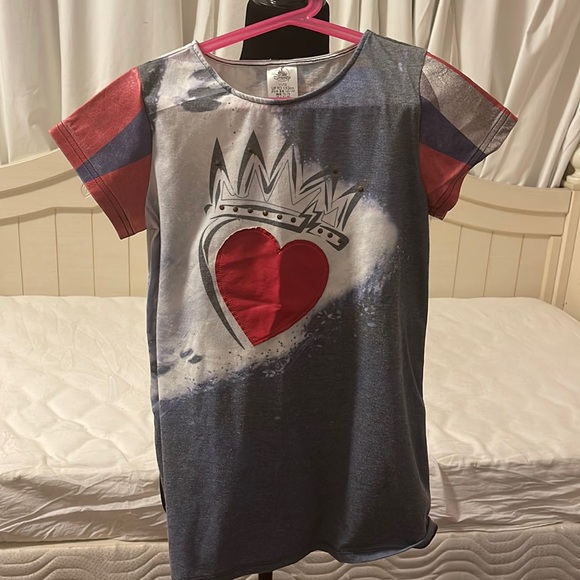 Disney | Shirts & Tops | Disney Store Evie Descendants Shirt Size 112 ...